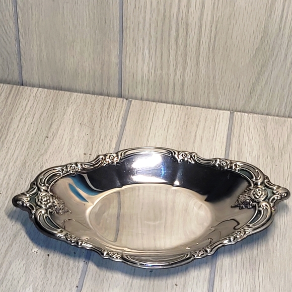 Vintage Oneida | Dining | Vintage Oneida Usa Made Silver Plate Catch ...